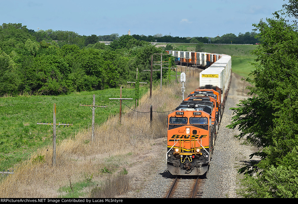BNSF 7784 eastbound BNSF intermodal train